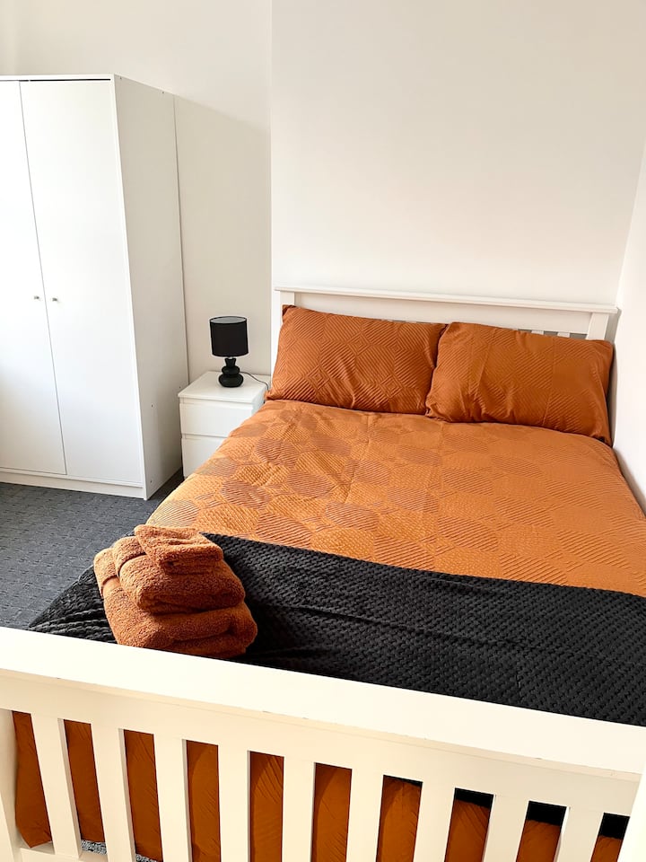 Comfortable 3-bedroom Home Near Barnsley Hospital - Barnsley