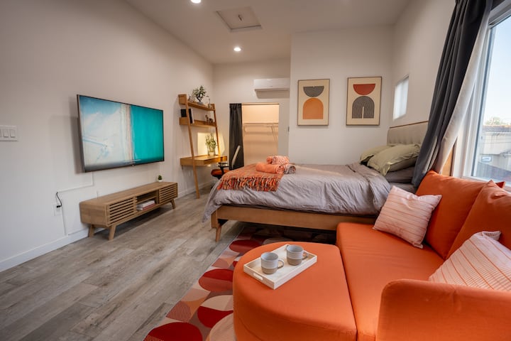 The Sunbreeze Studio | Warm, Bright & Breezy - Redondo Beach, CA