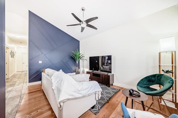 Cozy 3-bedroom House |Garage Parking |Near Stadium - Edmonton