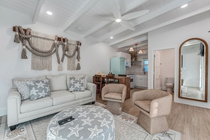 Anchor Inn & Cottages (Queen Deluxe) - Sanibel