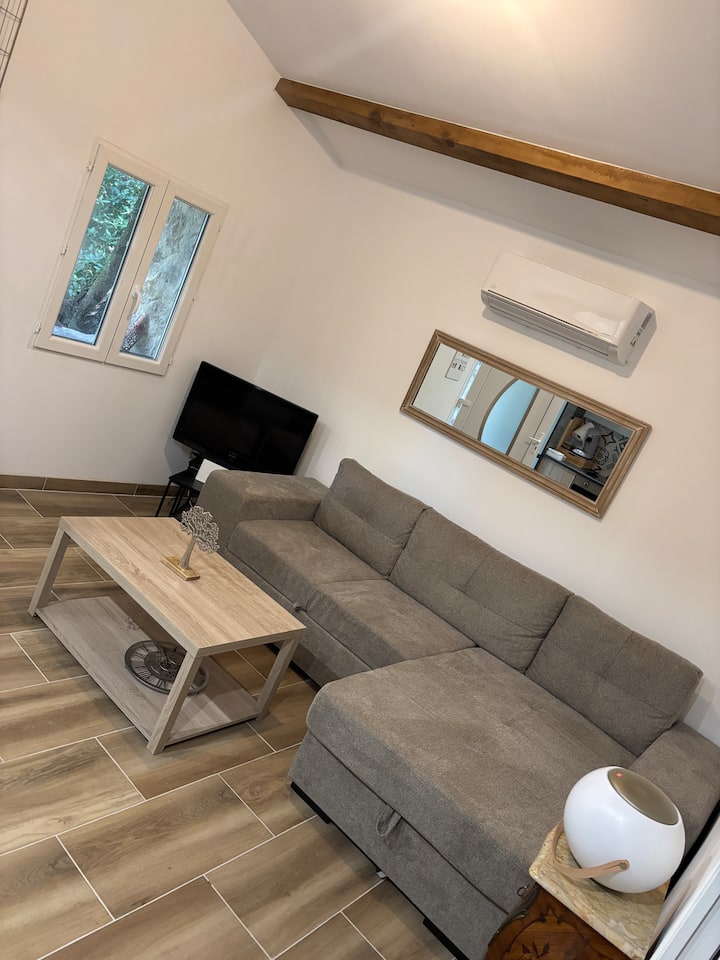 Petite Maison Au Calme Dans Les Montagnes - Cavaillon