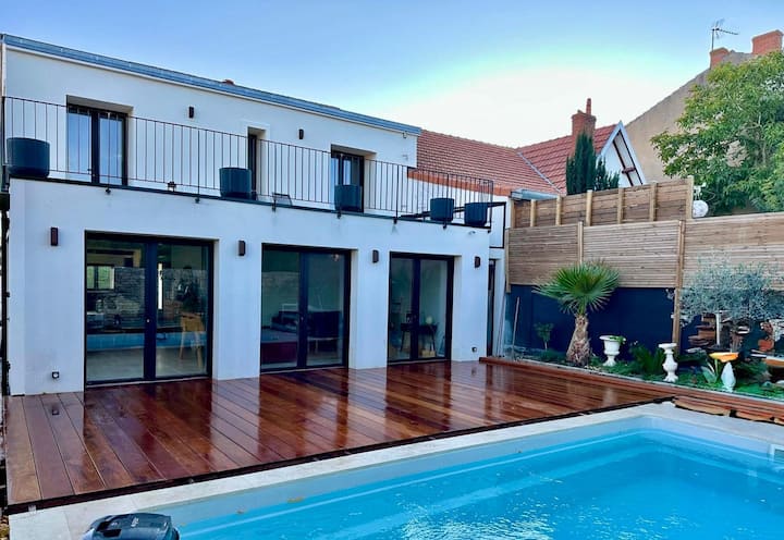 Villa 1950 - Piscine & Jacuzzi - Proche Mer - La Rochelle