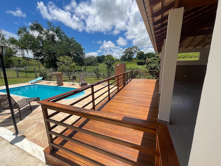 Chalé, Piscina, Salão De Festas, Campo De Futebol - Cataguases