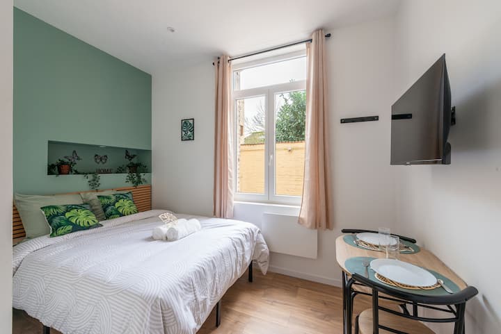 Jungle Serenity: Studio Cosy Et Confortable - Saint-Quentin