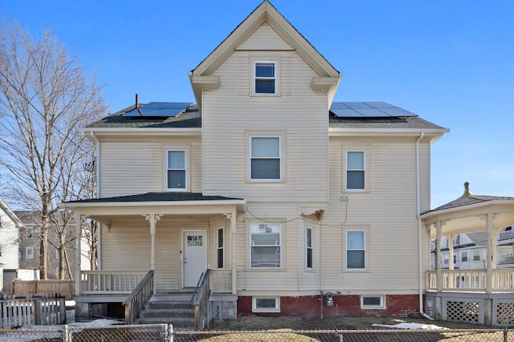 3 Room Apartment - Mansfield, MA