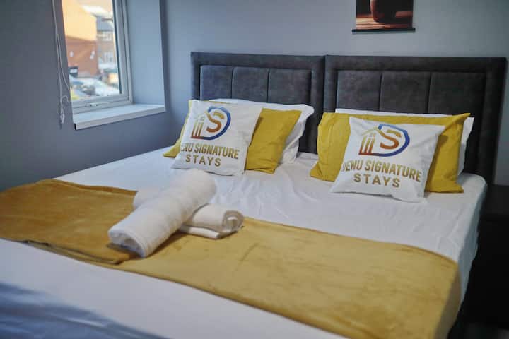 Contractor Home | Sleeps 3 | Free Parking | Wifi - Bedford