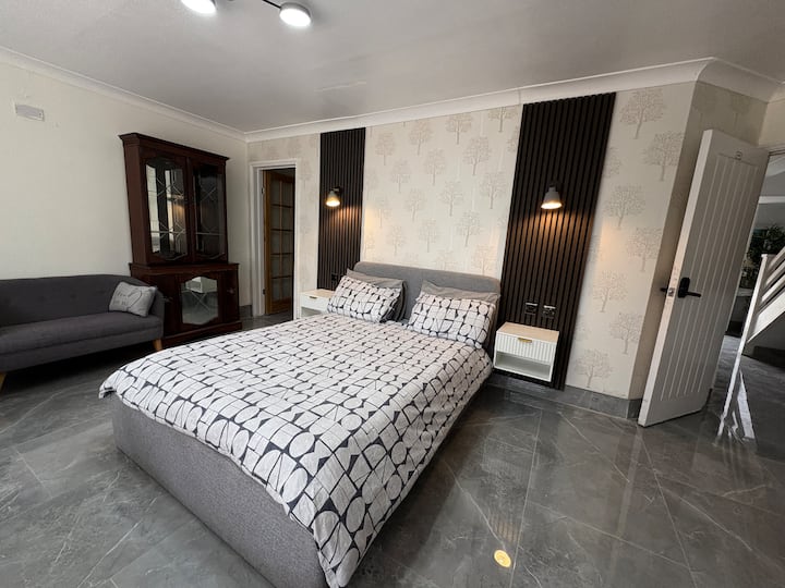Luton Retreat - Spacious Ground Floor Studio - Luton