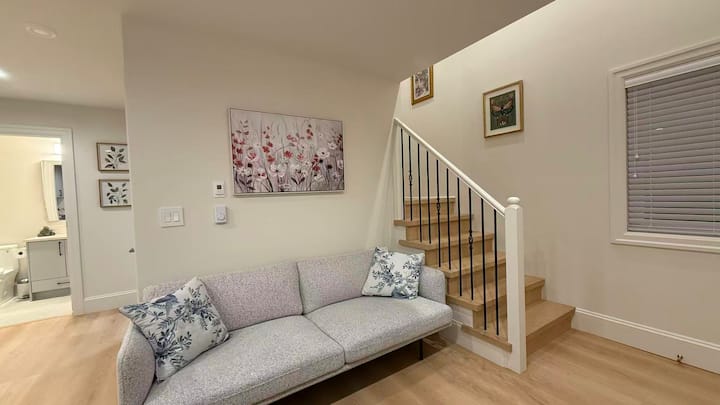 Brand New Quiet 2br Laneway House
Near University - Vancouver