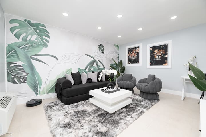 Boardwalk Breeze | Stylish 1br In Hollywood Fl - Hollywood, FL