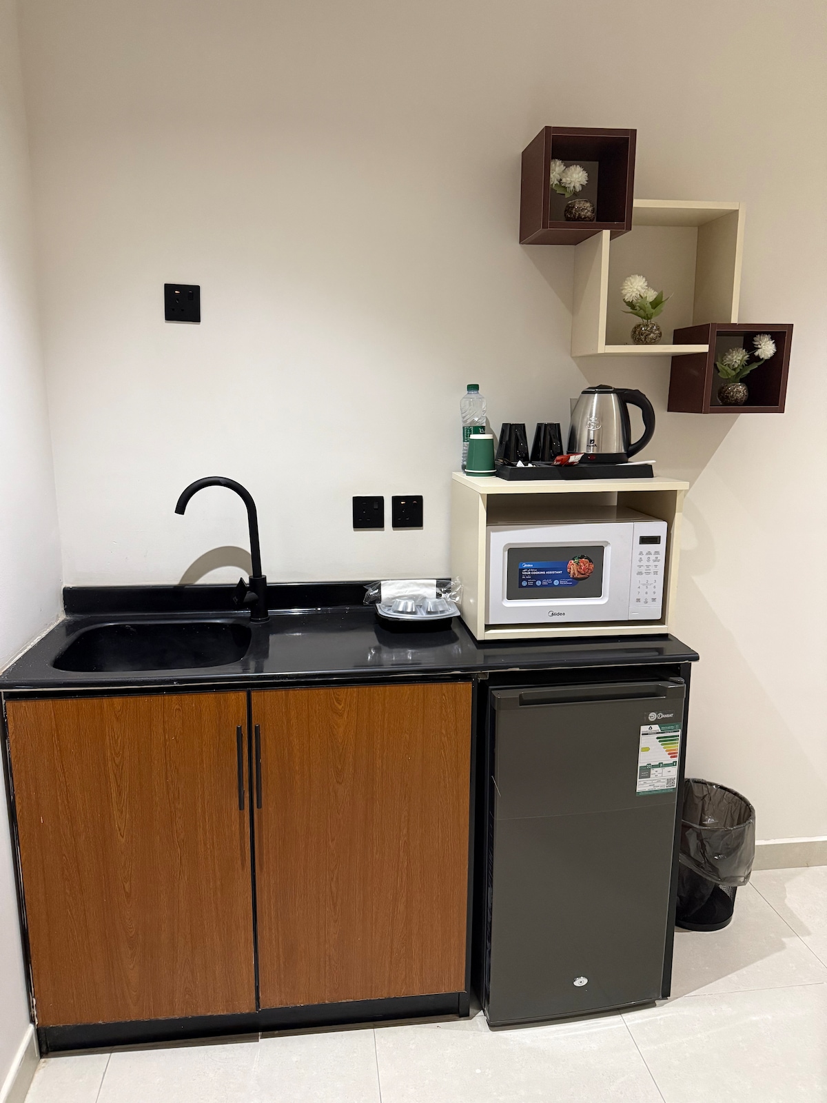 Single room, one person only, next to the metro - Apartments for Rent ...