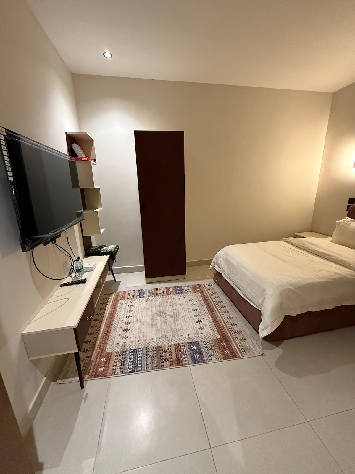 Single room, one person only, next to the metro - Apartments for Rent ...