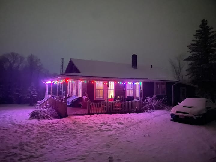 Cozy Mountain Cabin, The Perfect Catskills Getaway - Hunter Mountain, NY