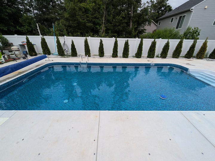 Modern Tiny Home With Pool Getaway - Glen Burnie, MD