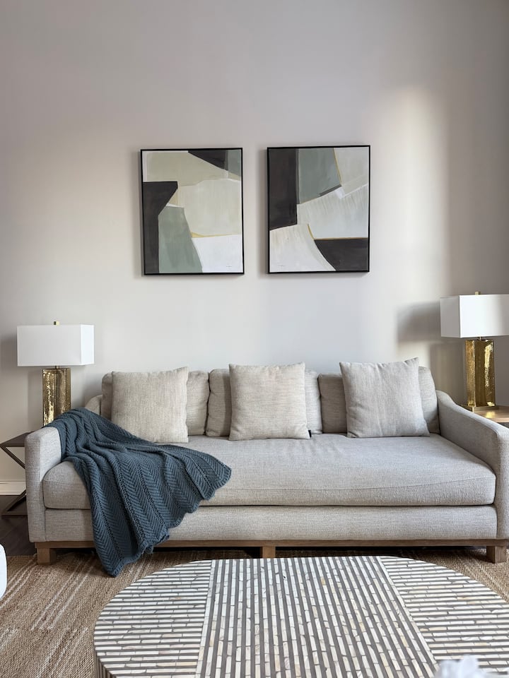 Downtown Cleveland 2br Executive Suite|city View - Cleveland, OH