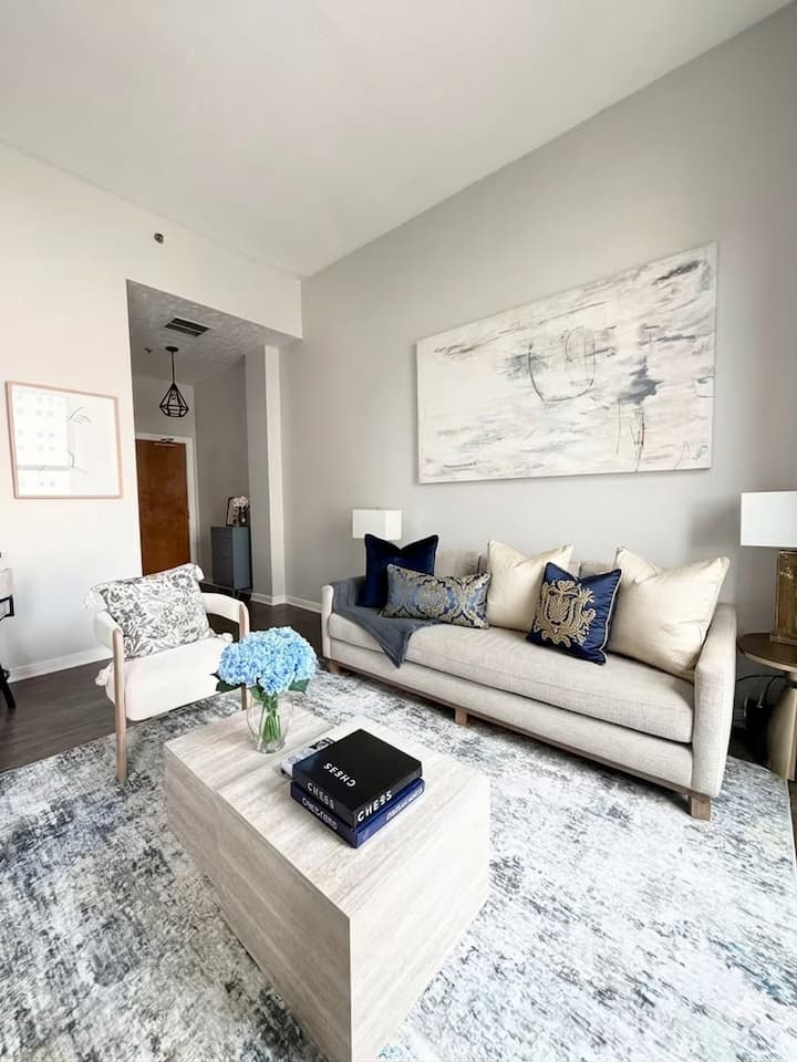 Downtown Cleveland 2br Suite|city View I Prime Loc - Cleveland, OH