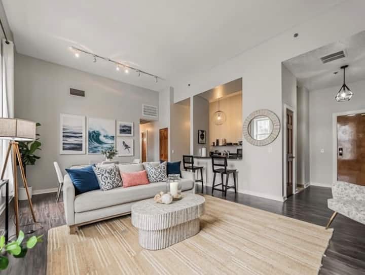 Heart Of Cleveland Apartment| Downtown |Walkable - Cleveland, OH