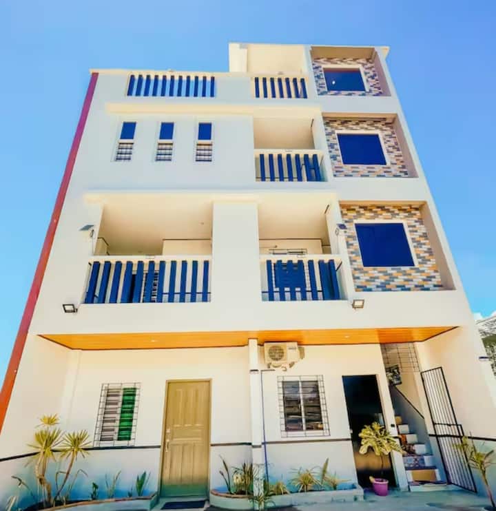 Trinest: Cozy 3 Story Triplex - First Floor - Daraga