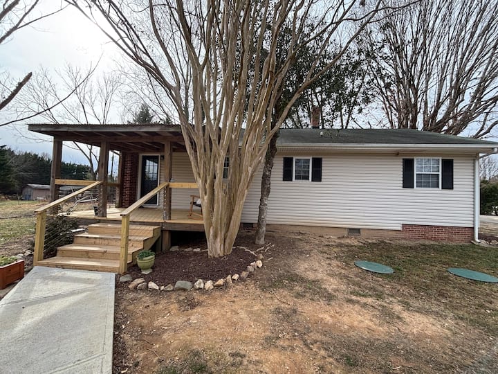 Centrally Located, Family Friendly Country House - Sierra Nevada