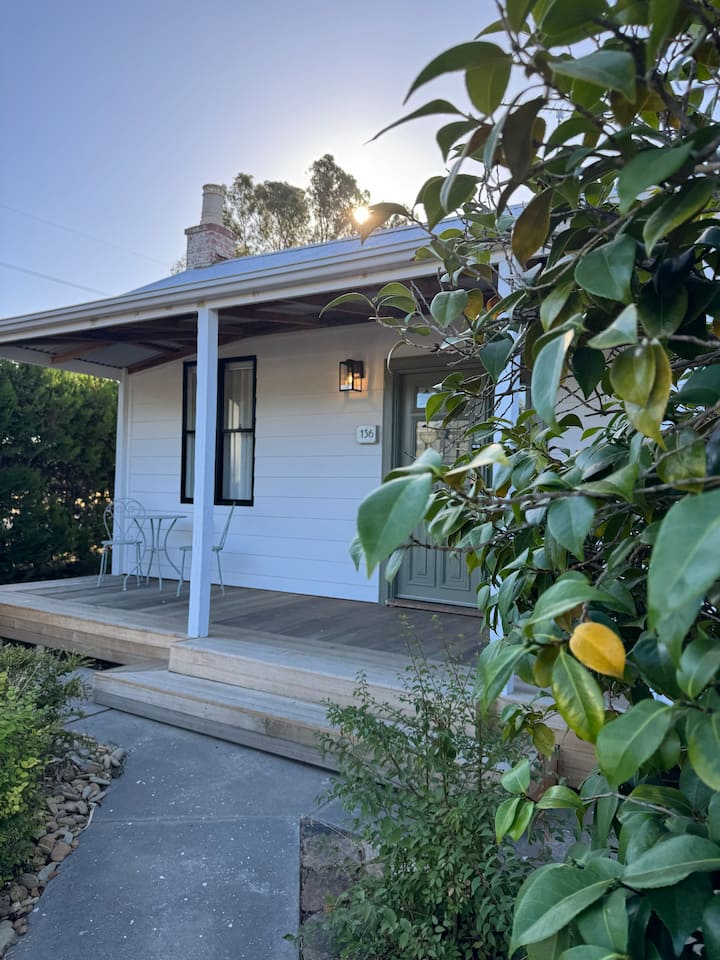 Una’s Cottage - Bendigo