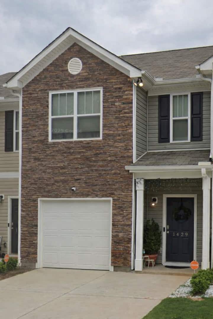 Quiet Townhouse With 3 Bedrooms And 2.5 Bathrooms. - Lake Bowen, SC