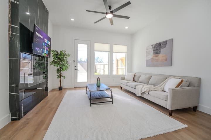 Modern 3br Townhome Near Downtown Dallas - Dallas, TX