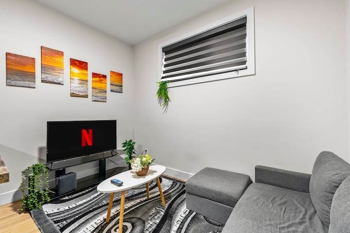 1bhk | Close To Downtown/whyte Ave/uofa 10633 - Edmonton