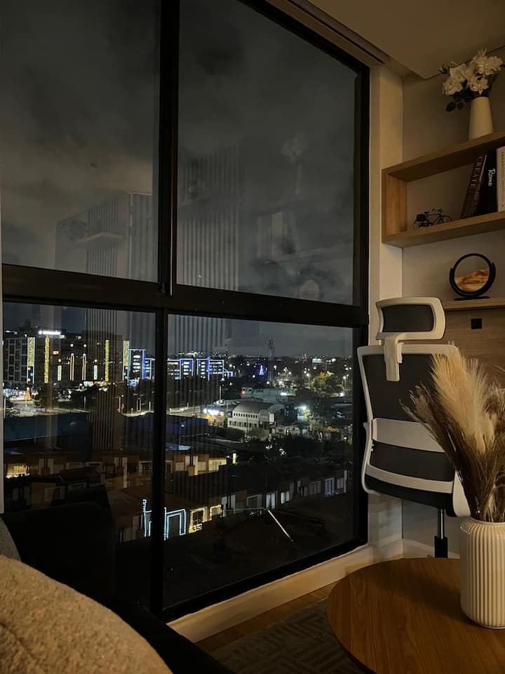 Aparta Suite Premium Cerca De Corferias Y Embajada - Bogota