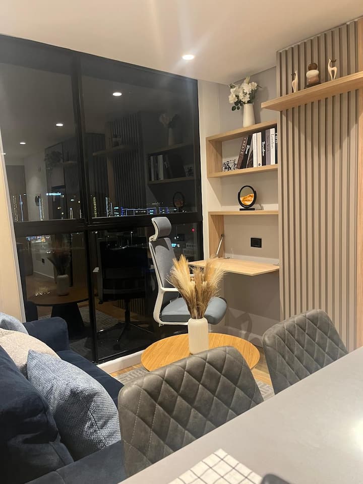 Aparta Suite Premium Cerca De Corferias Y Embajada - Bogota
