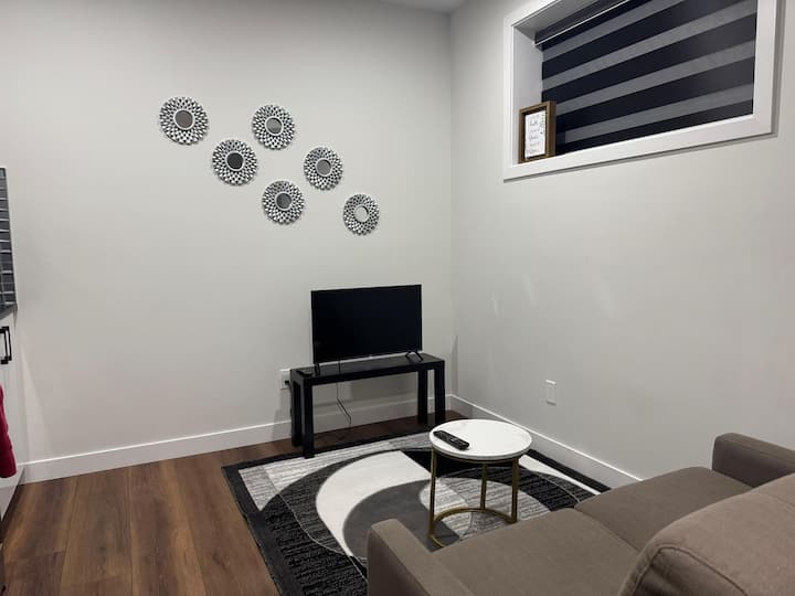 1bhk | Close To Downtown/whyte Ave/uofa 10922 - Edmonton