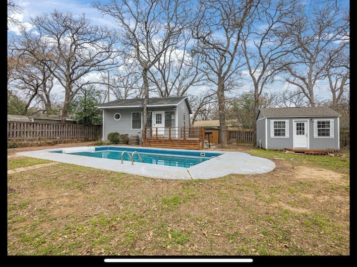 Ponderosa Hideaway - Fort Worth, TX