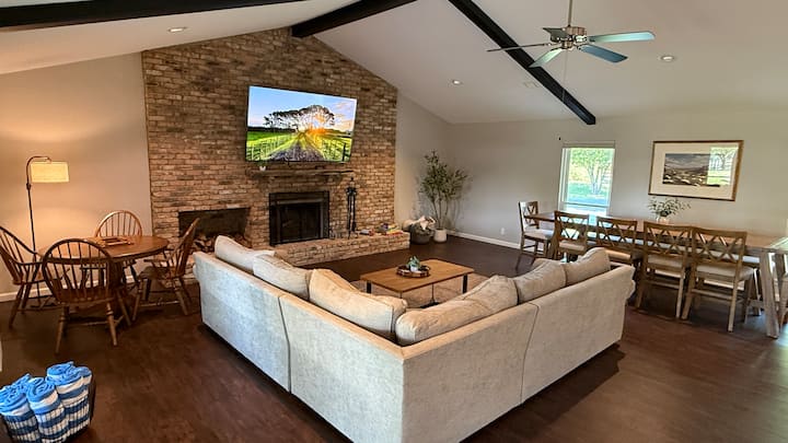 Farmstay W/ Animals, Pool, Hot Tub & 3+ Acres - Denton, TX