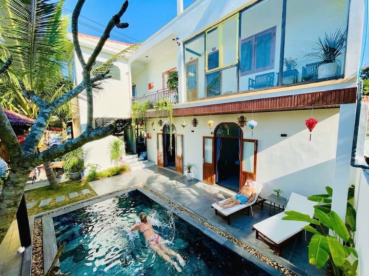 The Gold Villa - 1 Min To Ha My Beach With Ac/pool - Da Nang