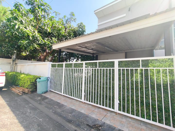 Private Corner House Near Central Westgate - Bang Yai
