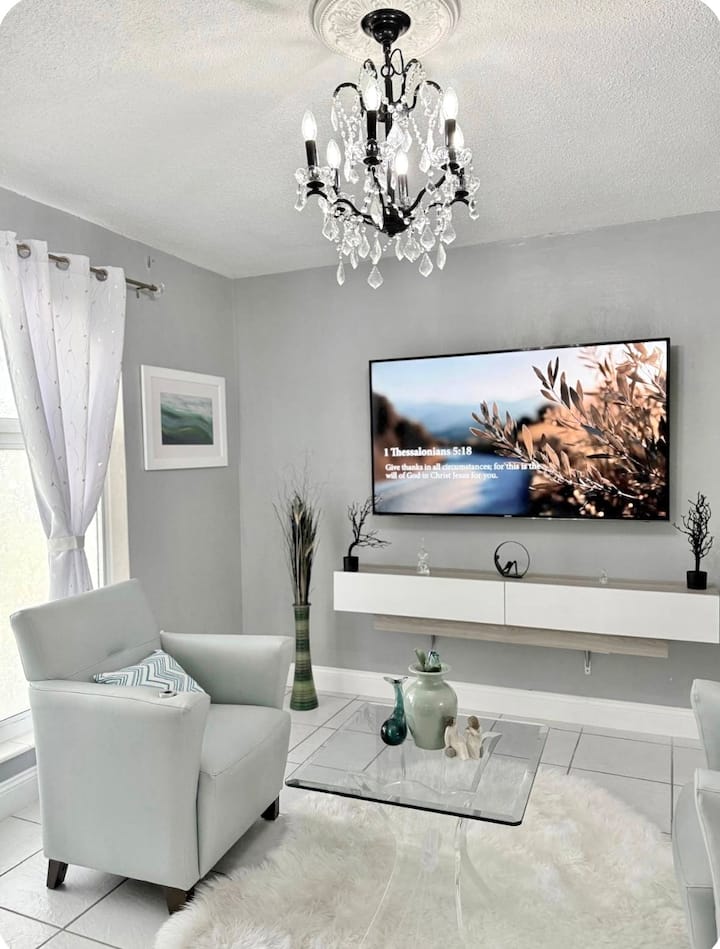 3br/2bth House/ Apartments Suite - Sunrise, FL