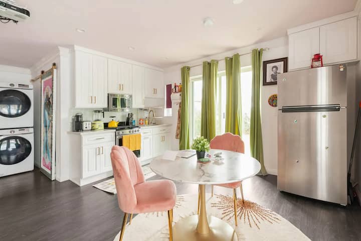 Adorable Old-hollywood Inspired Guest House - Burbank, CA