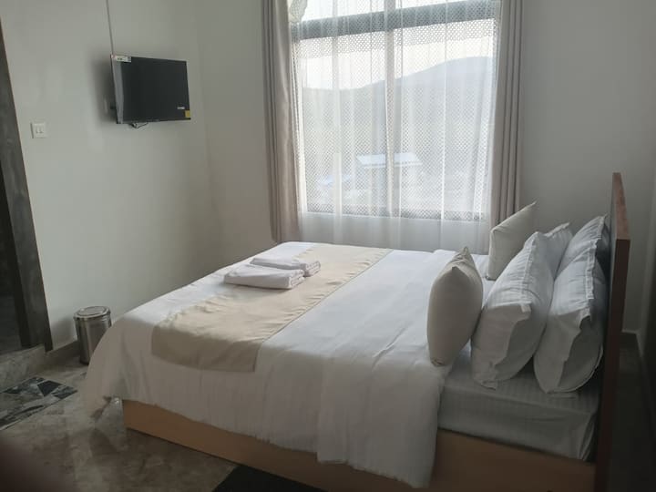 Grey Heart Escape- Double Bed - Cherrapunji