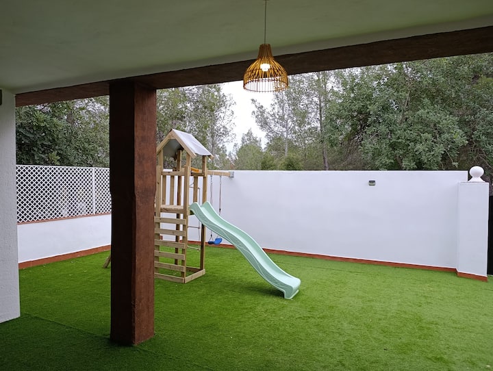El Otro Cielo. En El Lago De Playamonte, Navarrés. - Anna