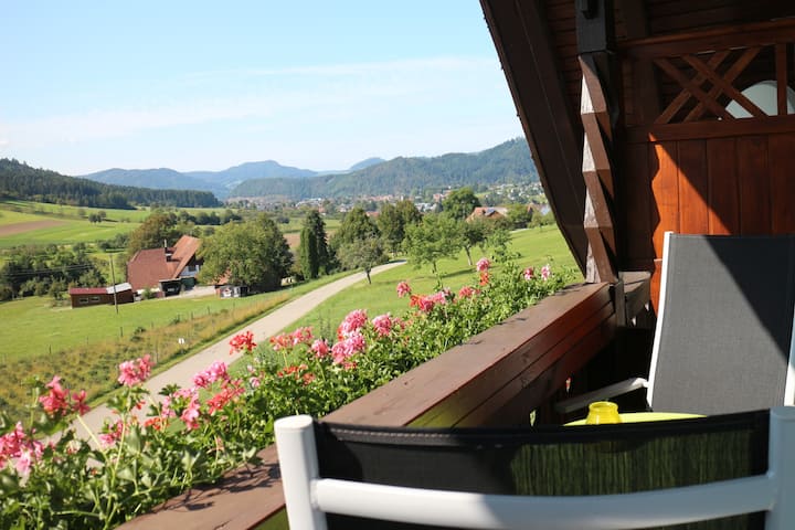 Fewo 4p Im Schwarzwald - 2 Bäder - Balkon&ausblick - Zell am Harmersbach
