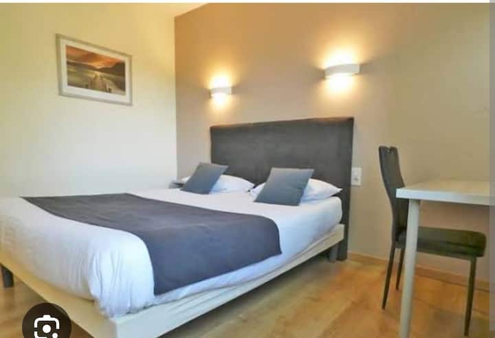 Chambre Meublée Avec Accès Indépendant - Fréjus