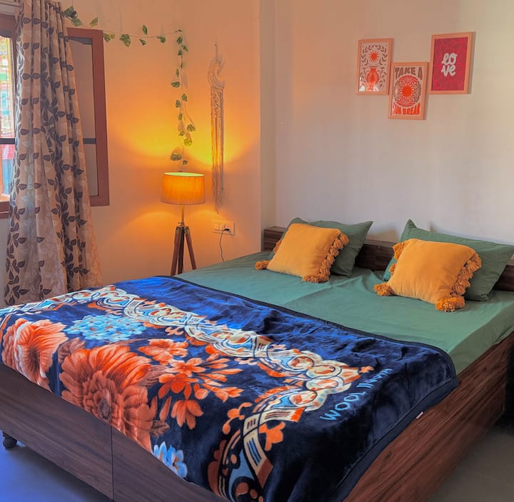 Private Rooms With Billing View | Homemade Food - 比爾