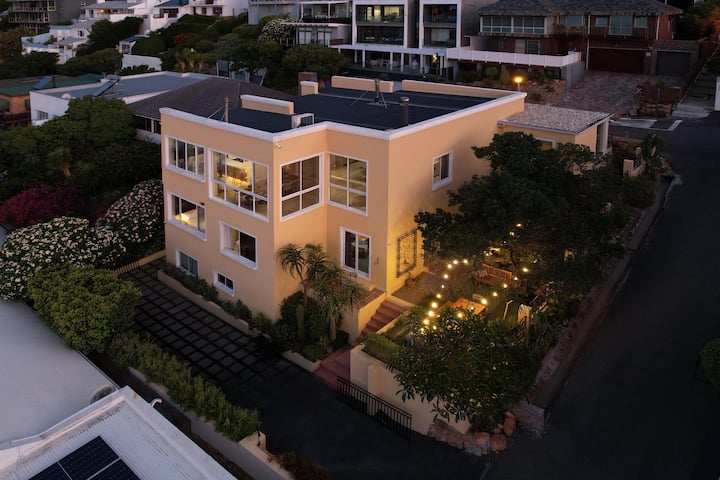Villa Solara, Ocean-view Retreat In Gordons Bay - Cape Town