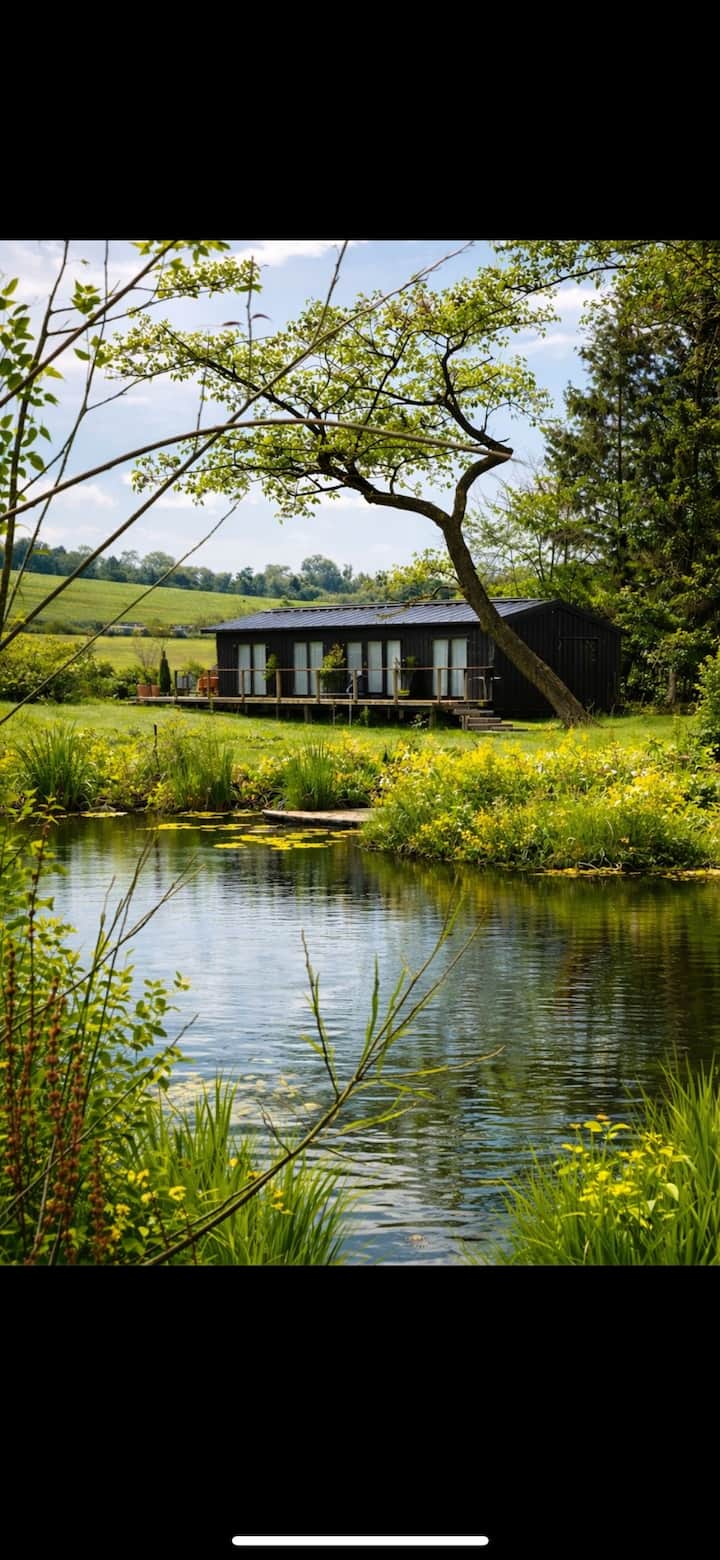 Luxury Wood Cabin With Hot Tub - United Kingdom