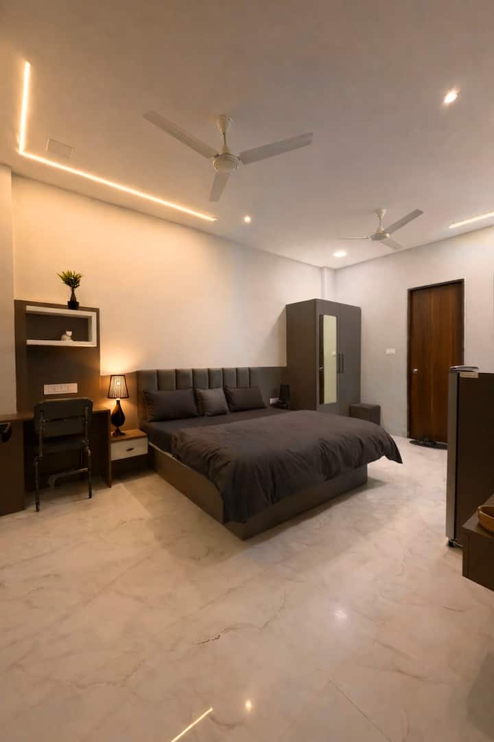 Oddbird Stays.

Subtle Luxury, Honest Comfort. - Indore