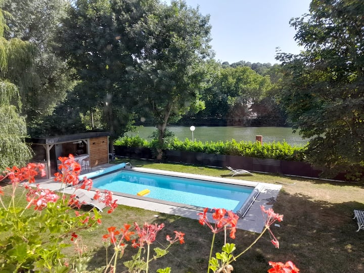 Villa Sur ÎLe – Piscine, Vue Seine, 5 Chambres - Versailles