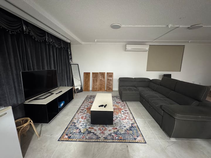 Cozy Ground-floor With Outdoor Picnic Area. - Dural