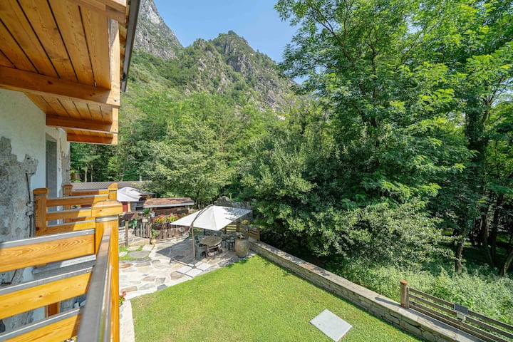 Charming Alpine Chalet In Samolaco · Nature&relax - Valchiavenna
