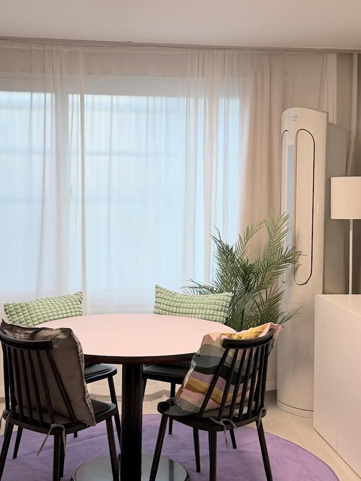 [홍대/합정/망원]New/풀옵션/장기숙박환영/출장/휴가/주차/가족/유학생 - 