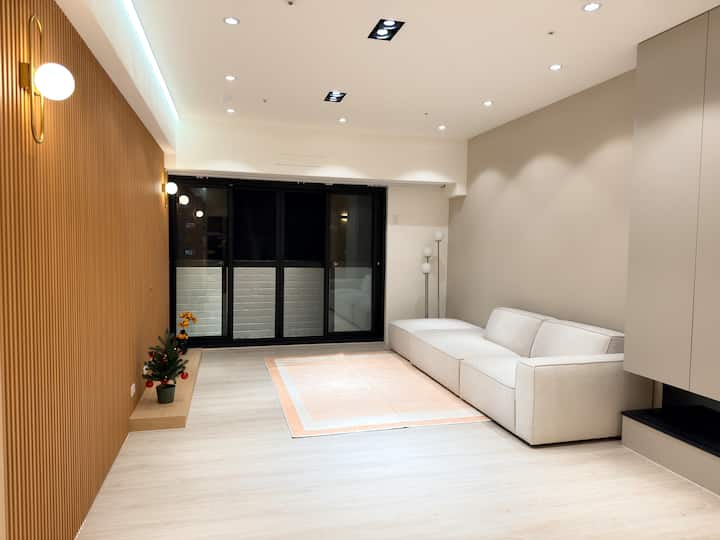 Kaohsiung Arena Apartment
巨蛋正對面・全新裝潢｜大空間電梯大樓 - Kaohsiung City