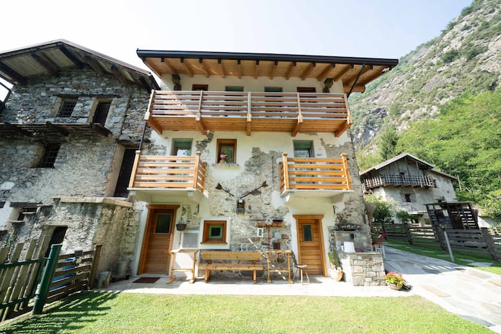 Cozy Stone Chalet Surrounded By Nature · Samolaco - Chiavenna