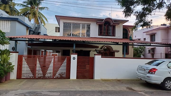 Shi's Alaya 2bhk Villa Near Fun Republic Mall - 코임바토르